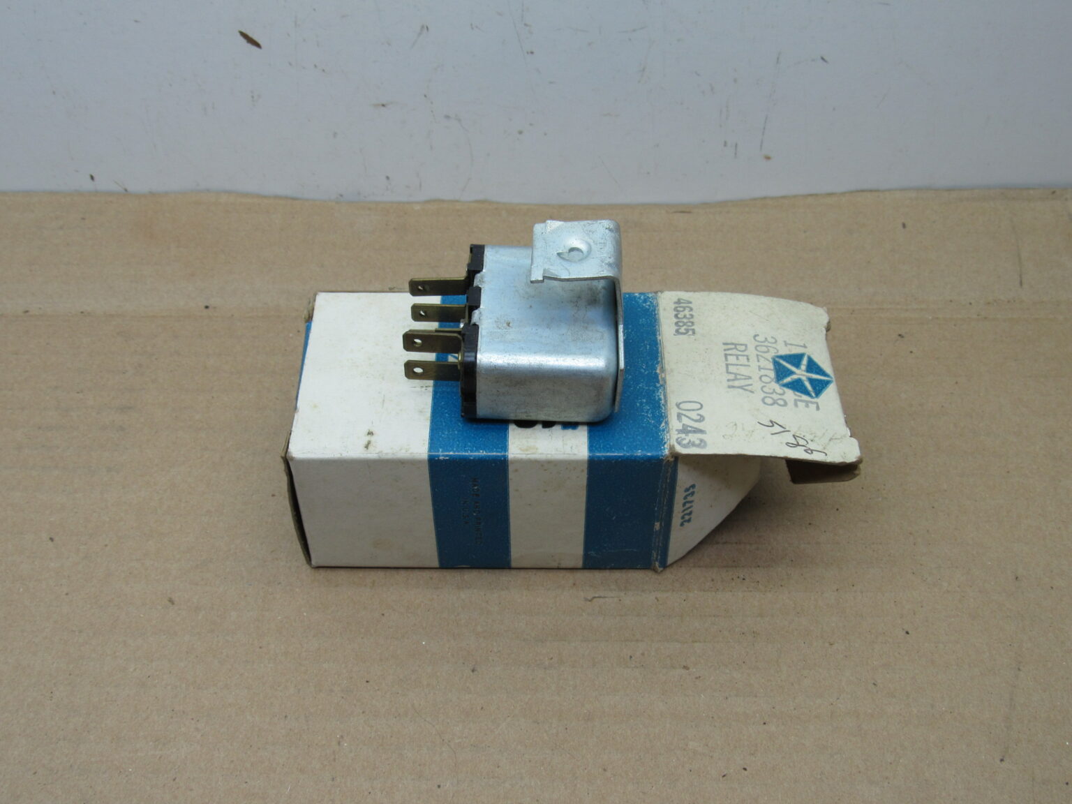 A/C Blower Relay and Bracket Assy# 3621838 - C - Body - 1972 - NOS ...