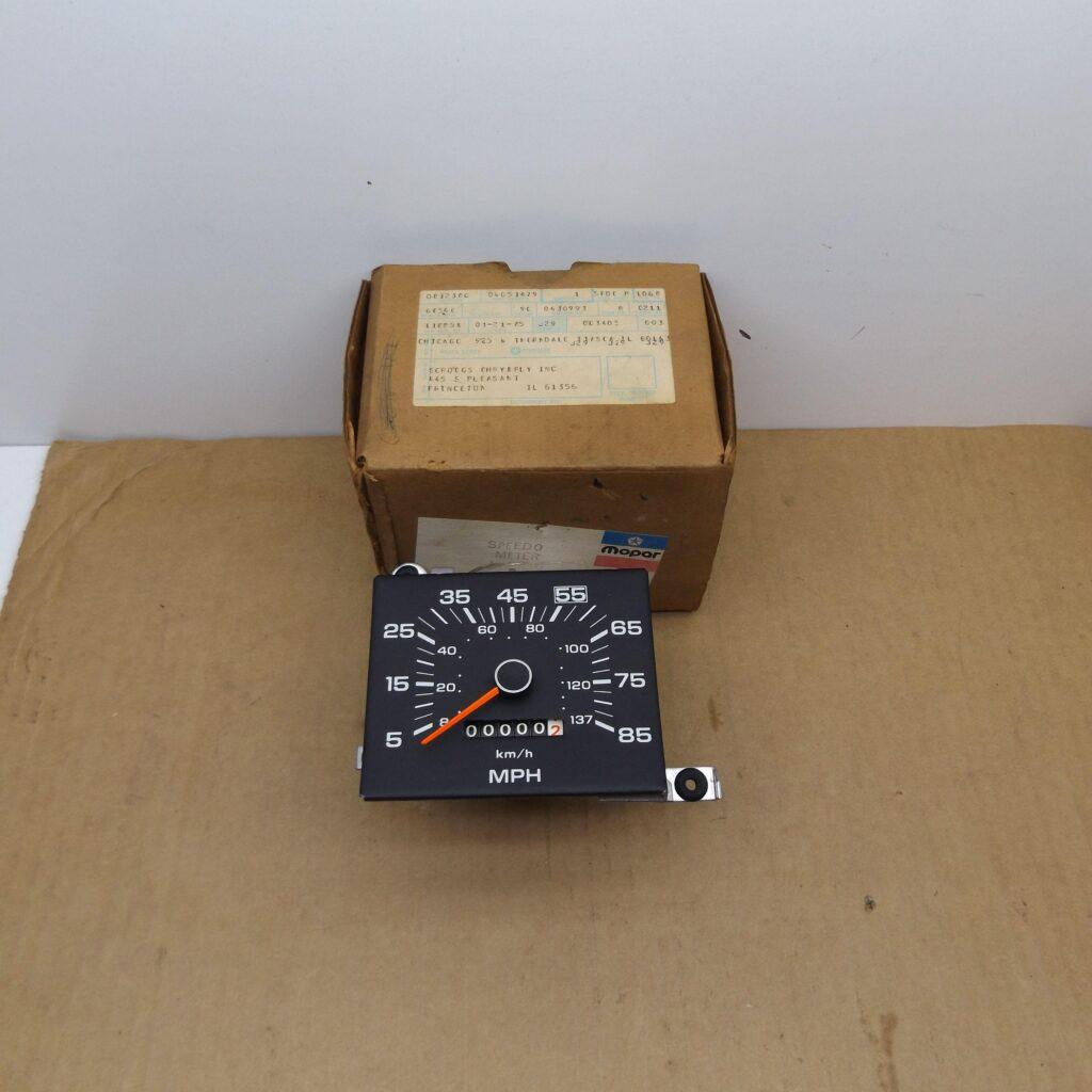 Speedometer Gauge# 4051479 - L - Body - 1982-83 - NOS - SHIPS FREE TO ...