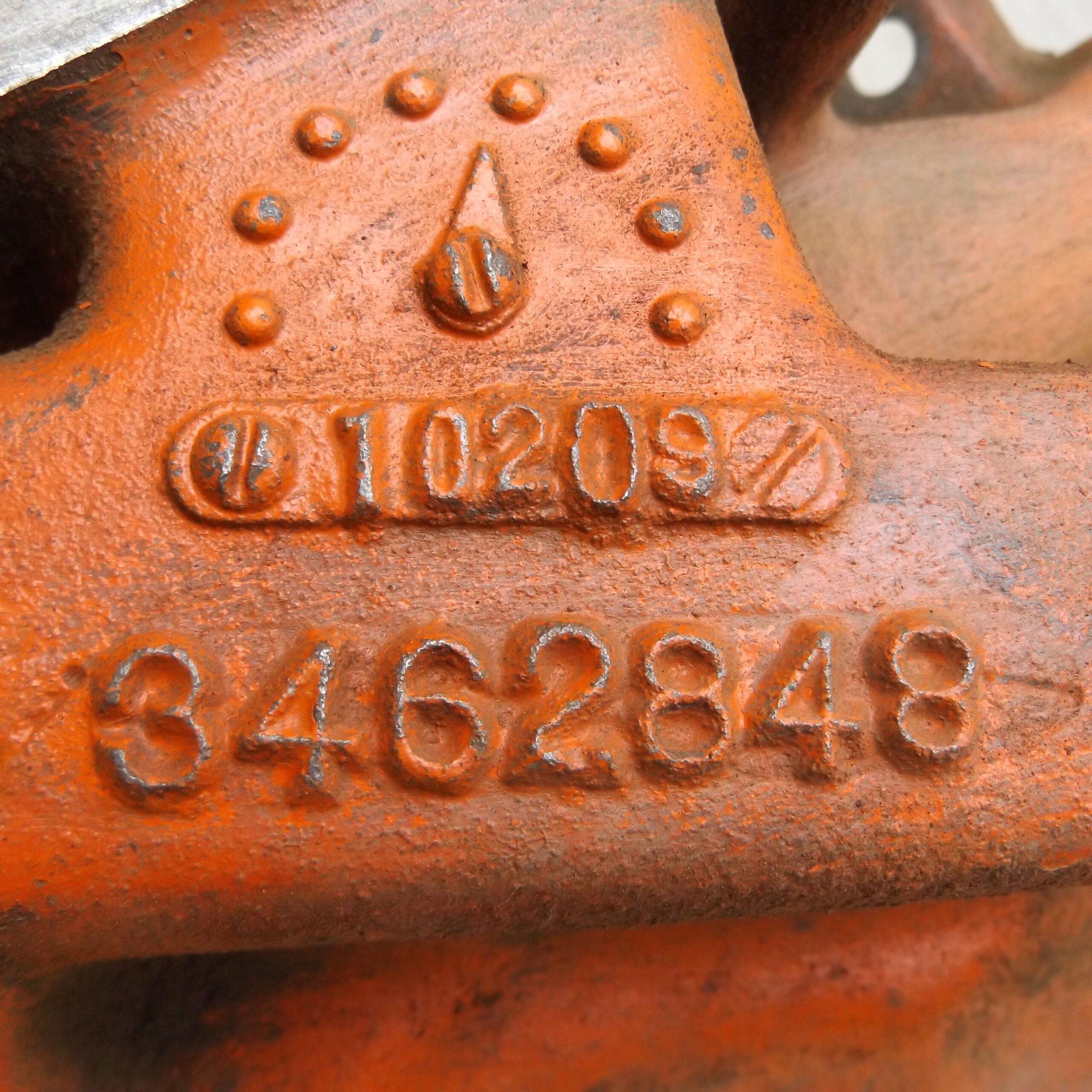 Intake Manifold Casting# 3462848 - Date 10-20-69 - A - E - Body - 340-4 ...