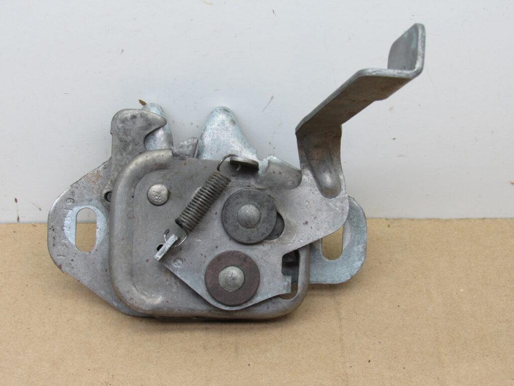 Hood Latch# 2999081 - Date 281-9 - Dodge - Challenger - 1970 - USED ...