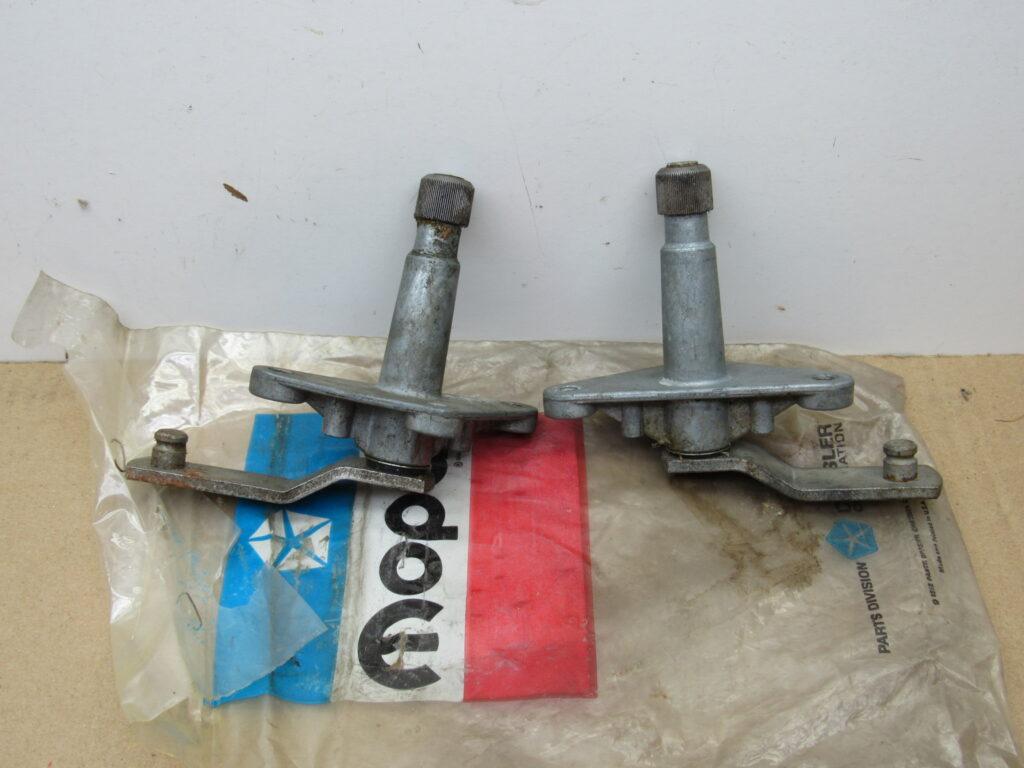 Windshield Wiper Pivot# 3730987 / 3730988 - Pair - Dodge - Plymouth ...