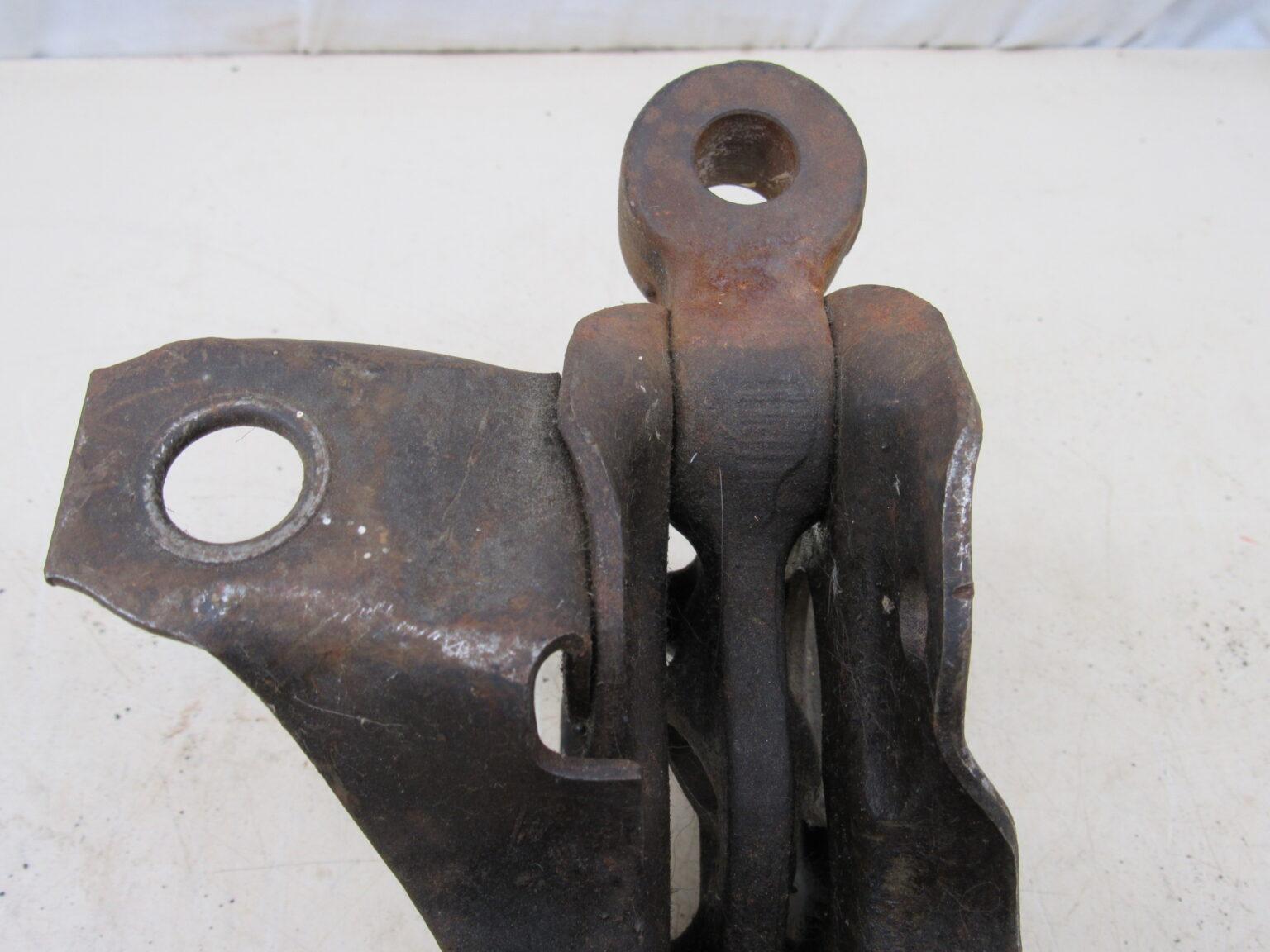 Lower Control Arm W/Shaft# 2535368 / 2535369 - Pair - B - Body - W/Sway ...
