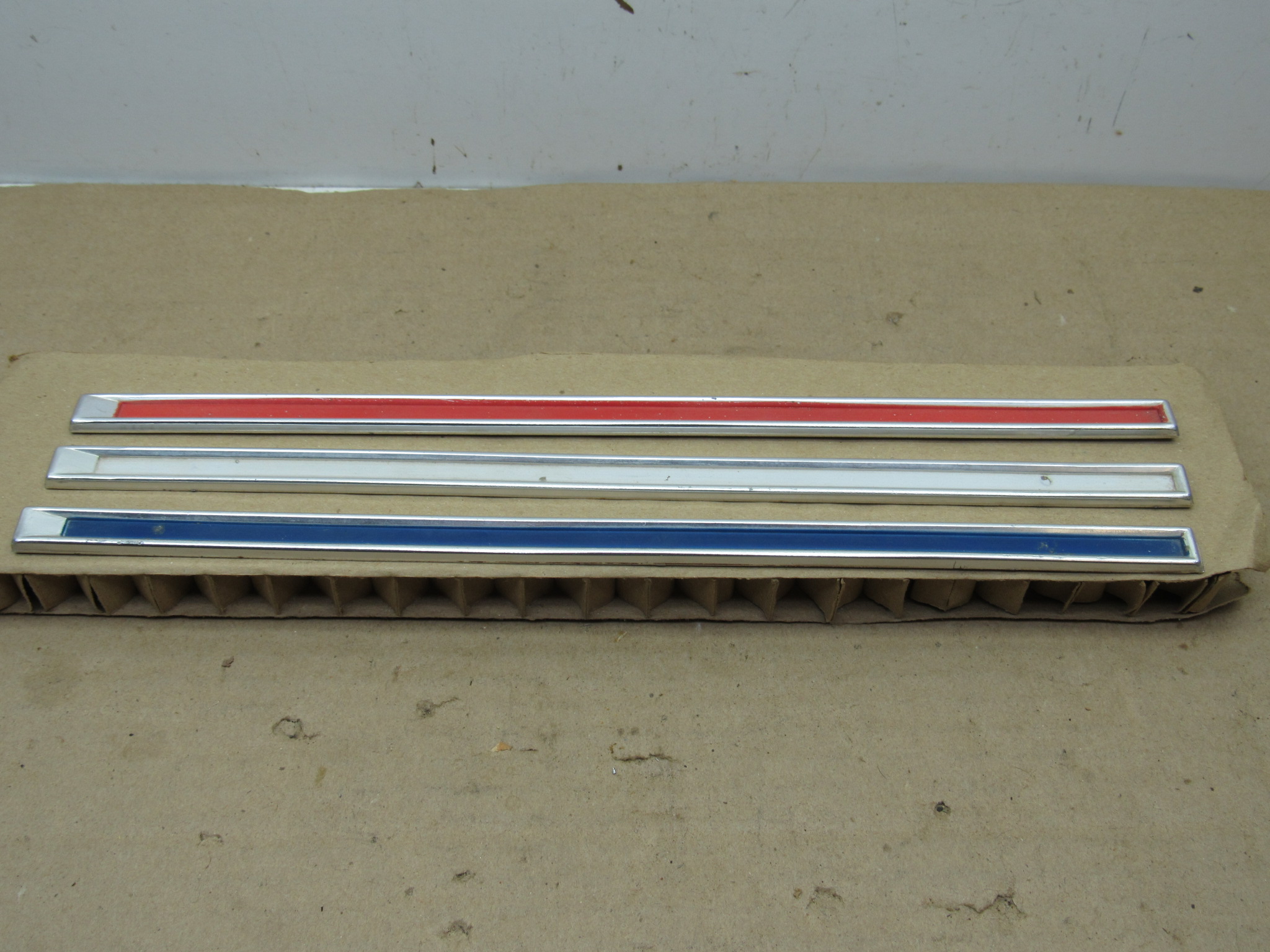 Front Fender Side Louver Pkg# 2524827 / 2524828 / 2524829 - Sport Fury ...