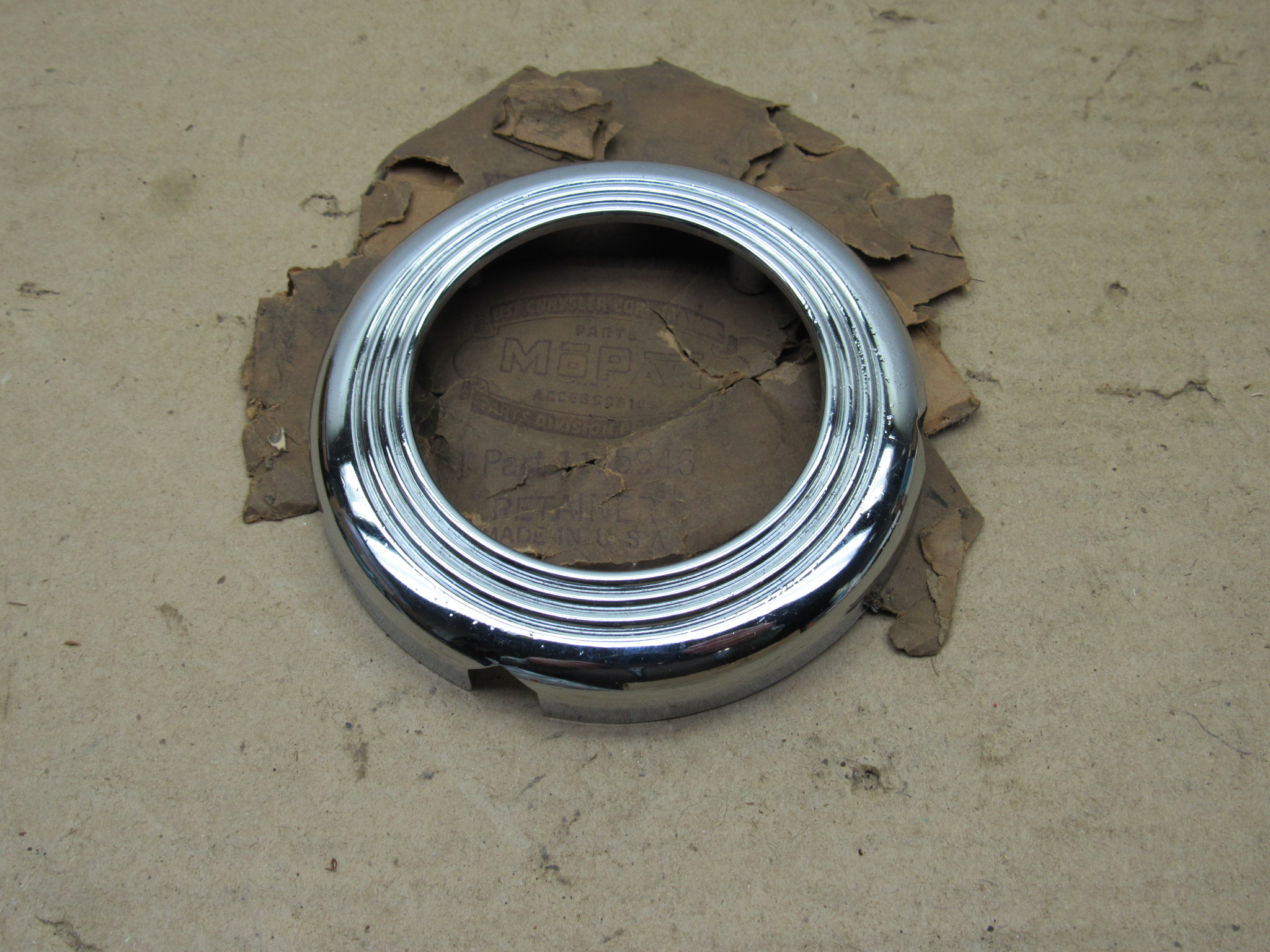 Horn Blowing Ring Retainer# 1115946 - Plymouth - 1946-48 - NOS - SHIPS ...