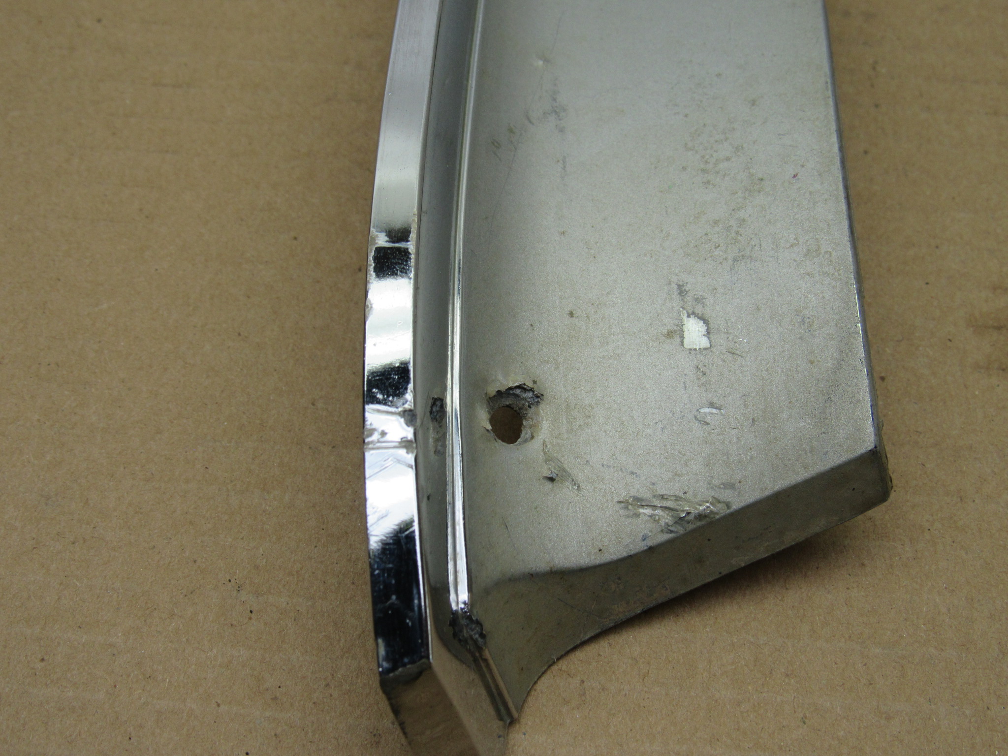 Front Fender Lower Side Moulding# 2582592 / 2582593 - Pair - C - Body ...